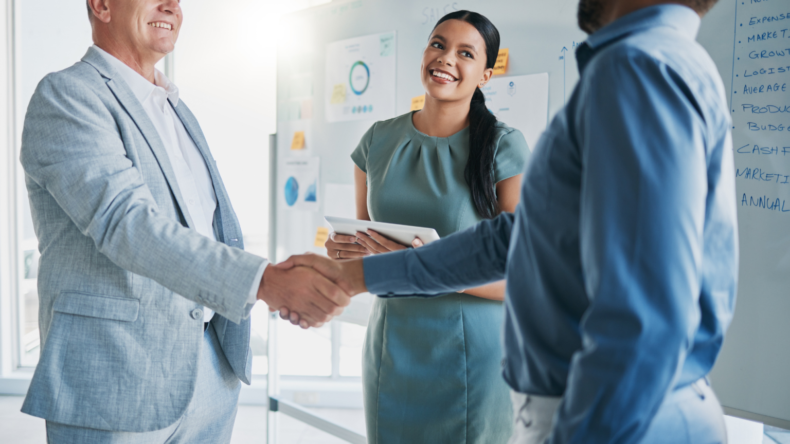 How to Welcome and Onboard New Employees - Aces International